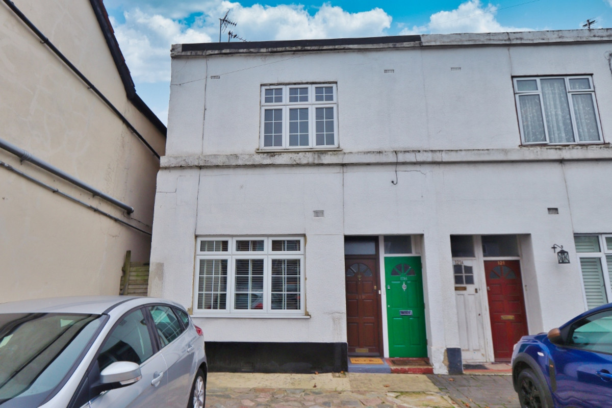 Collier Row Road, Collier Row, RM5 | Keystones Property