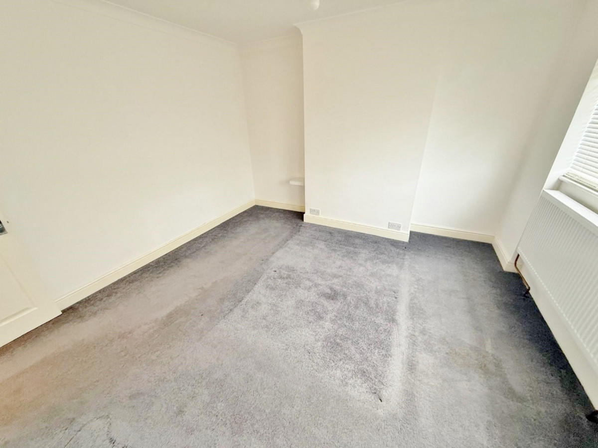 Collier Row Road, Collier Row, RM5 | Keystones Property
