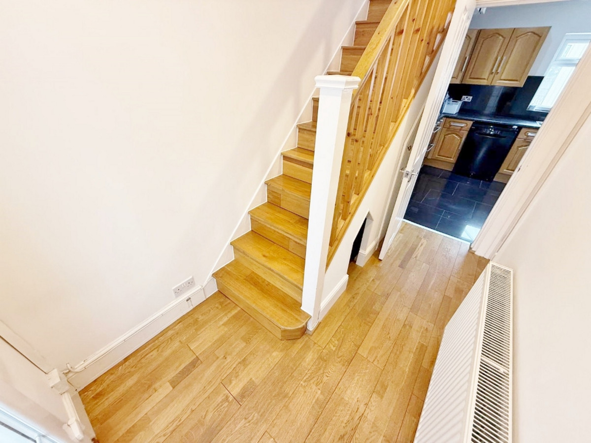 Collier Row Road, Collier Row, RM5 | Keystones Property
