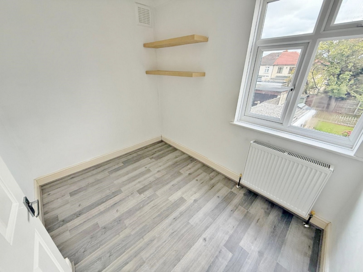 Collier Row Road, Collier Row, RM5 | Keystones Property