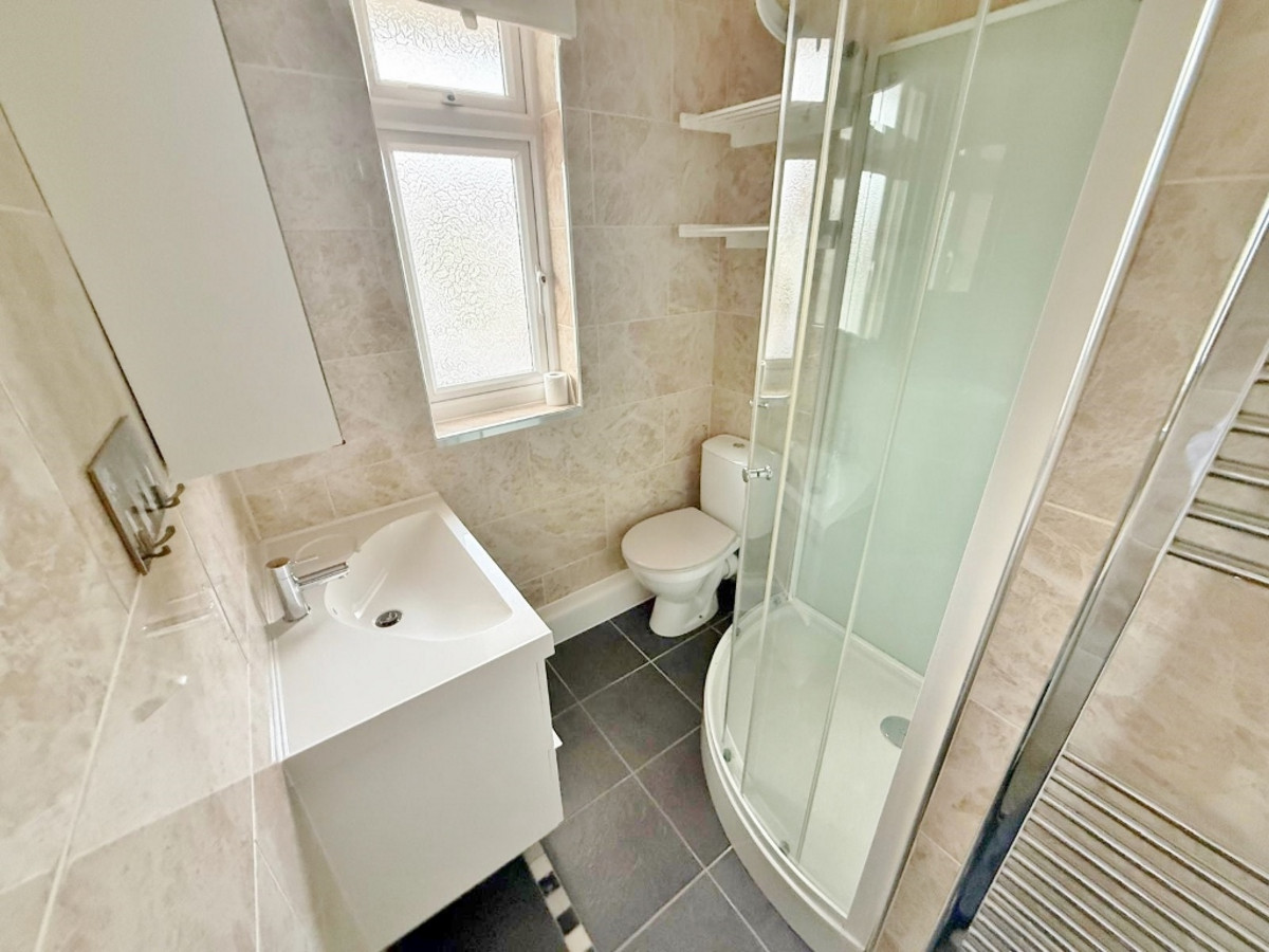 Collier Row Road, Collier Row, RM5 | Keystones Property