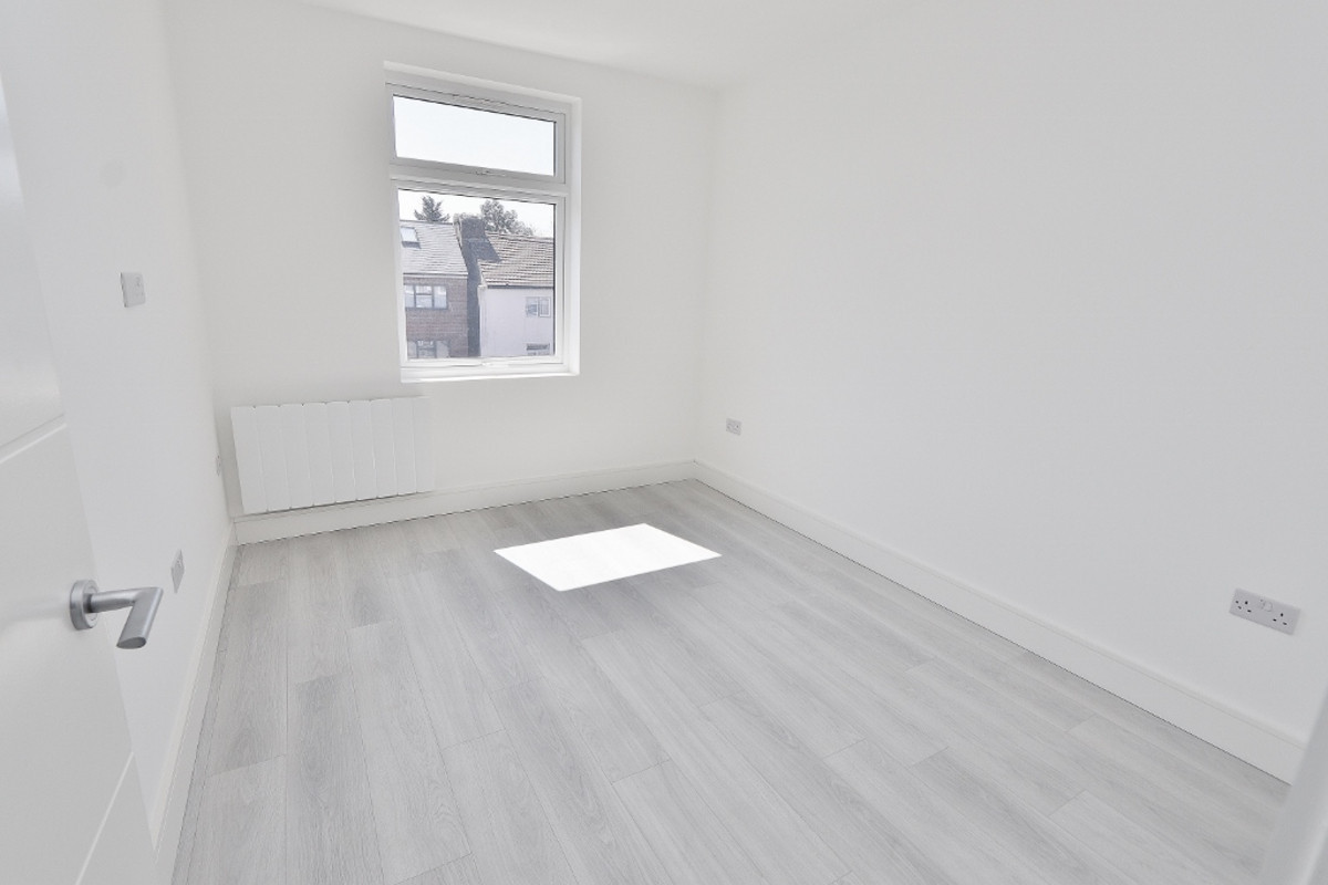 Collier Row Road, Collier Row, RM5 | Keystones Property
